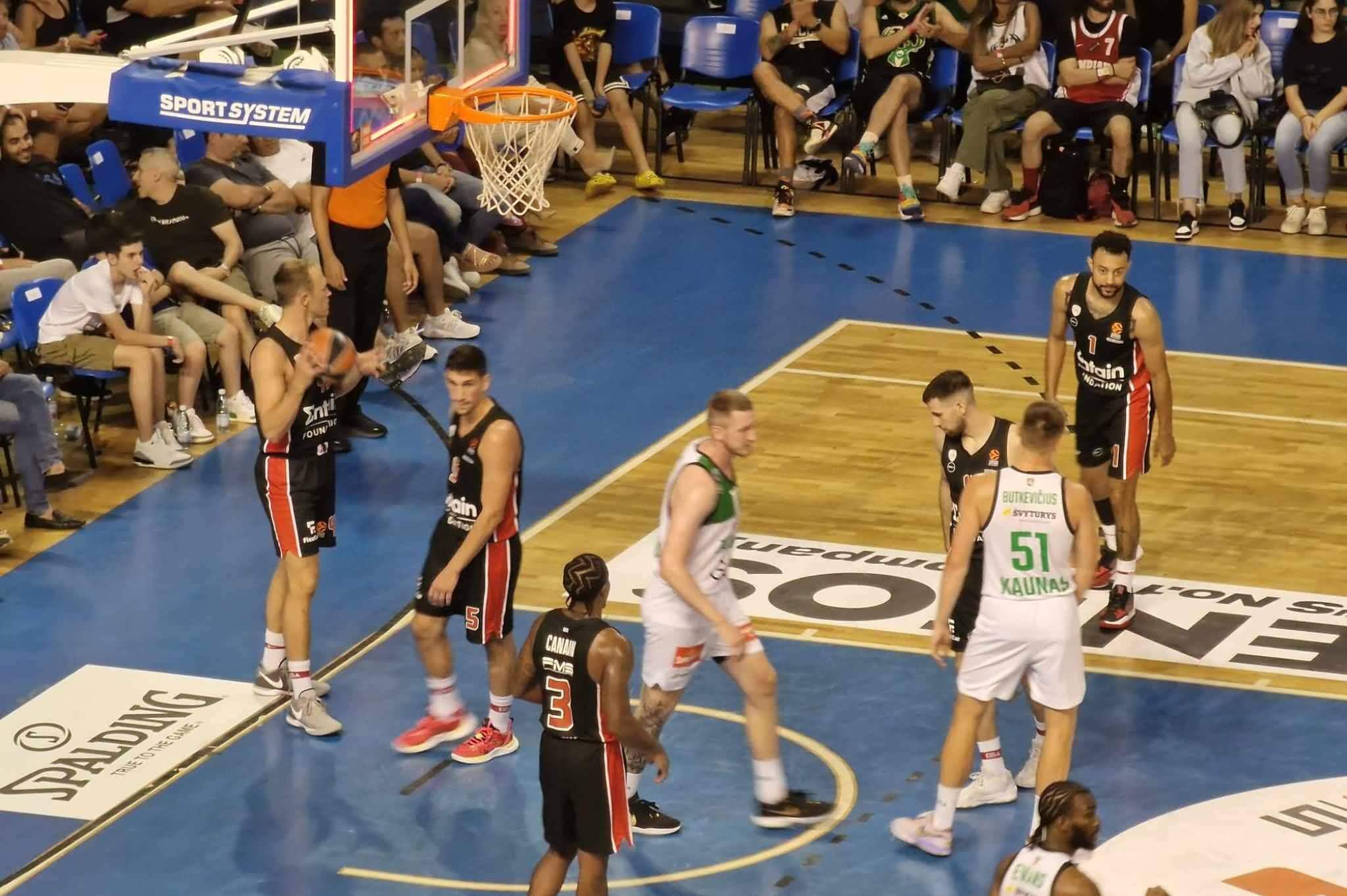 🏀 Νίκες για Ολυμπιακό και Μακάμπι, μετά από δυο συναρπαστικά παιχνίδια ...