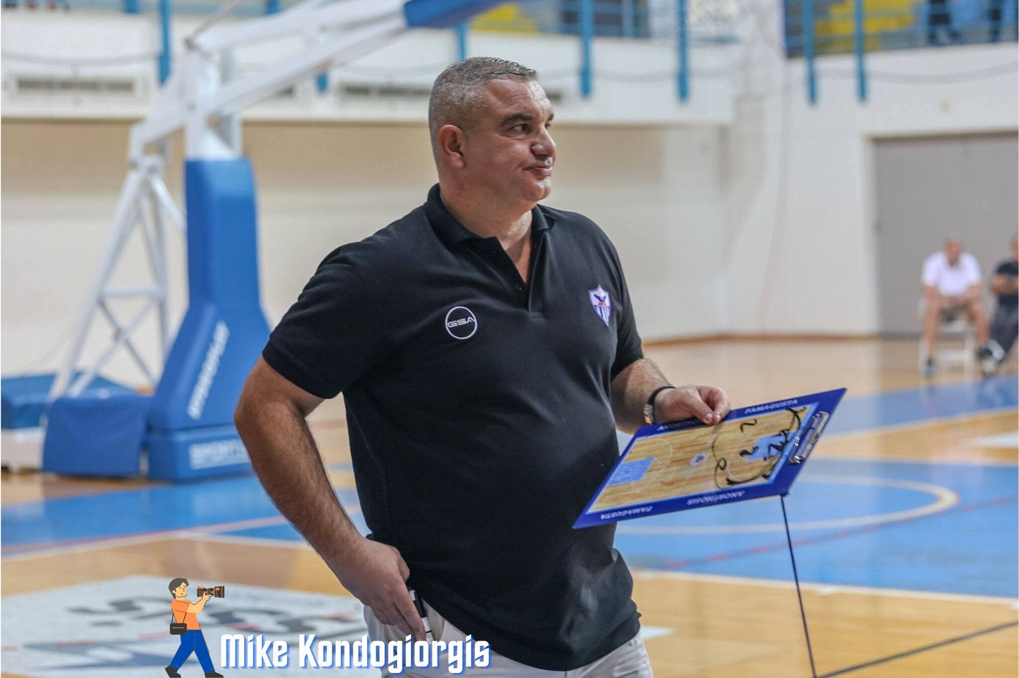 📺 Καλεσμένος στο ΡΙΚ ο Αντώνης Κωνσταντινίδης! - BasketBall Stories
